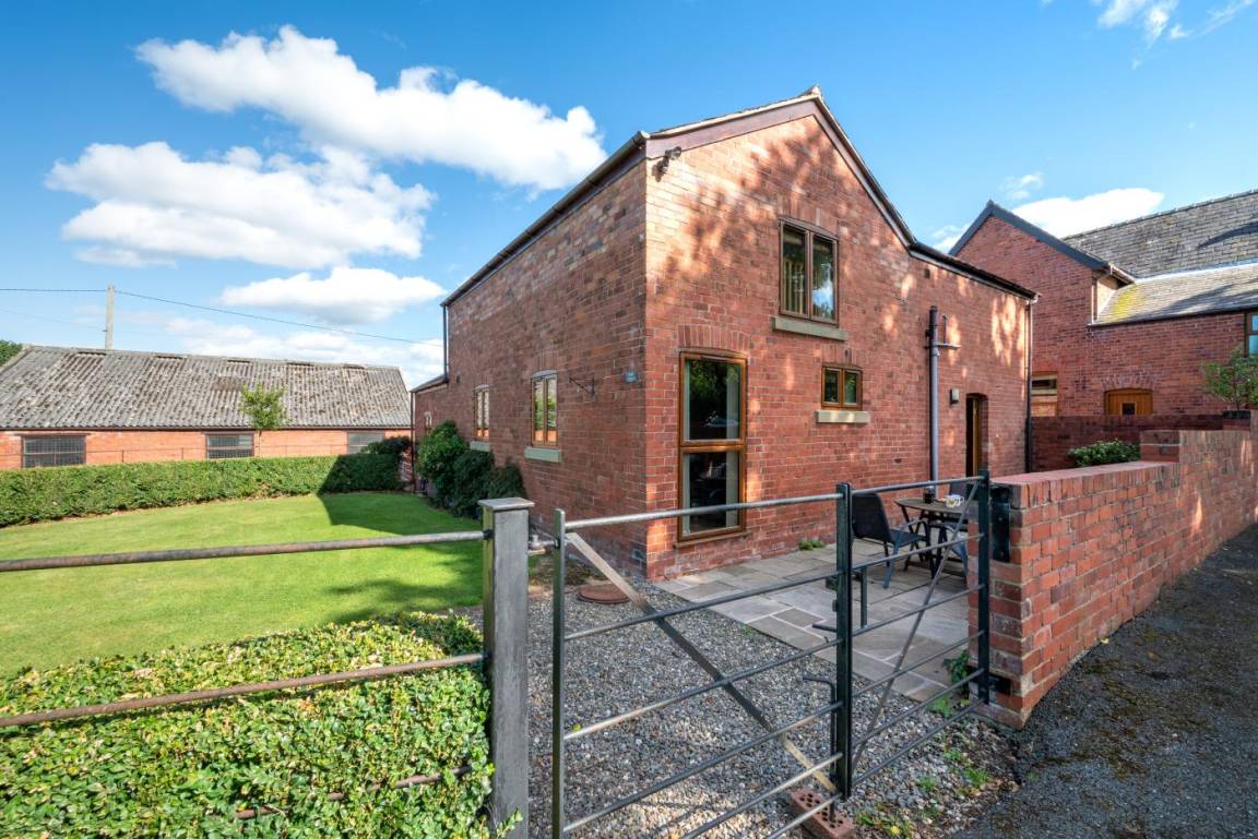 Cottage ∙ 2 Bedrooms ∙ 4 Guests - National Trust - Erddig