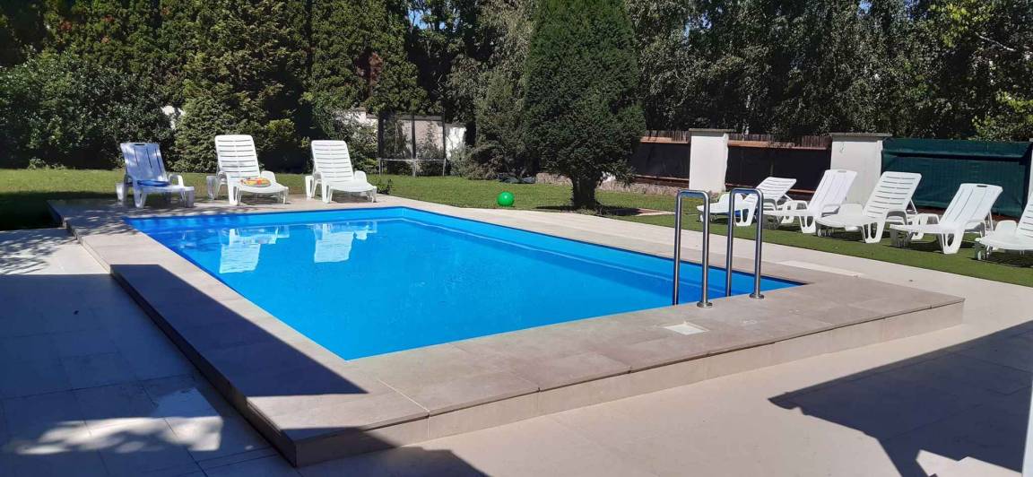 250 M² Casa ∙ 7 Habitaciones ∙ 14 Huéspedes - Siófok