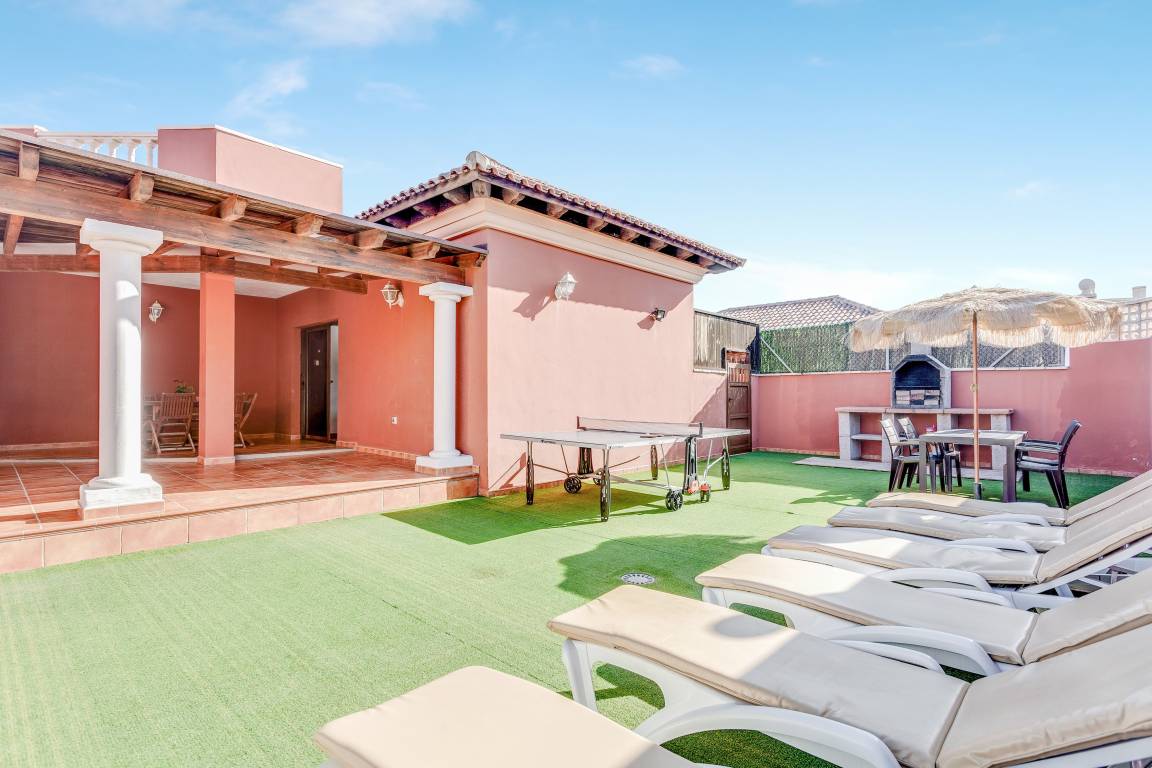 115 M² Villa ∙ 3 Habitaciones ∙ 6 Huéspedes - Corralejo