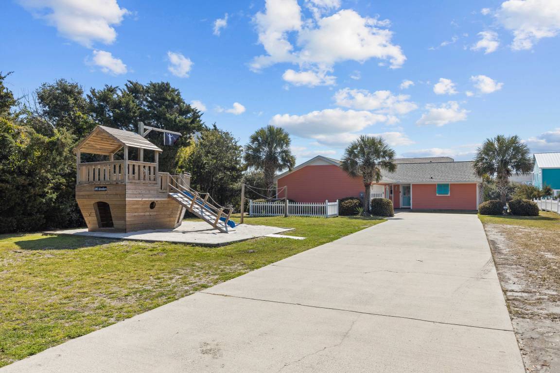118 M² House ∙ 3 Bedrooms ∙ 6 Guests - Emerald Isle, NC