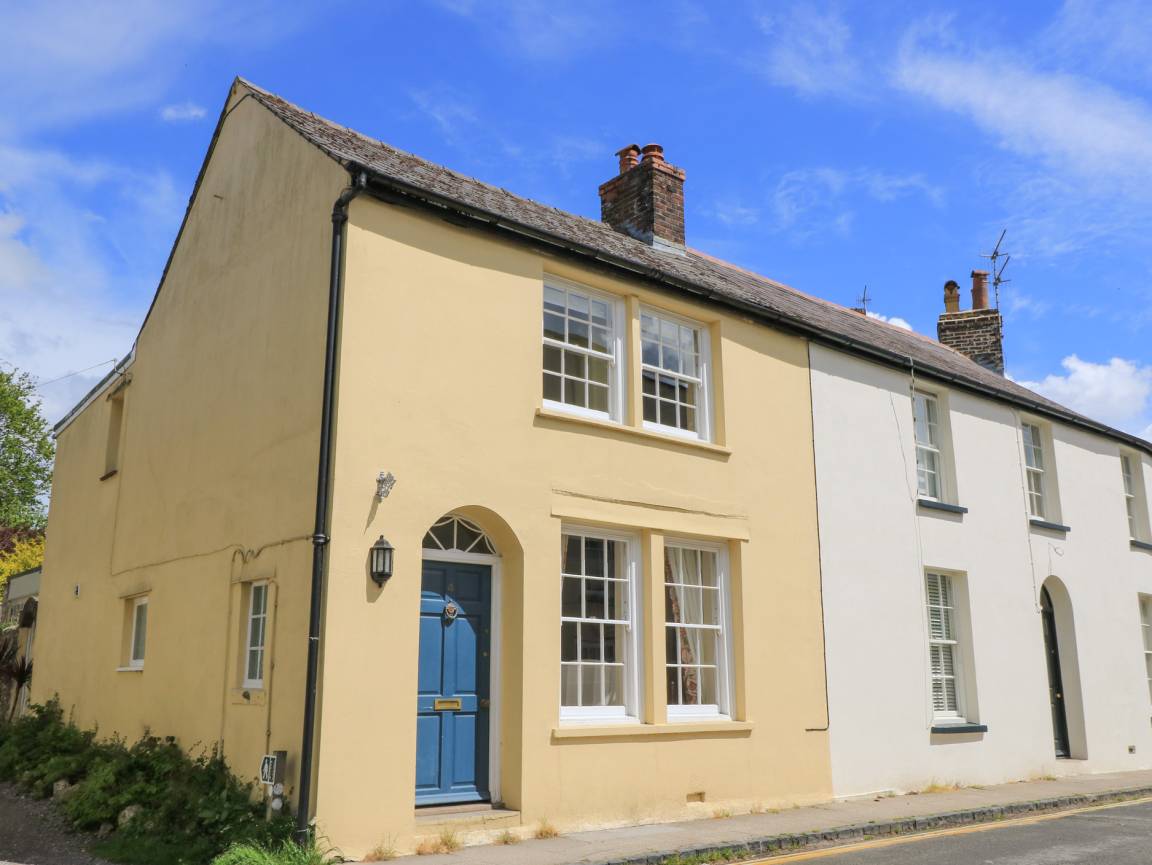 Cottage ∙ 3 Bedrooms ∙ 5 Guests - Dorchester