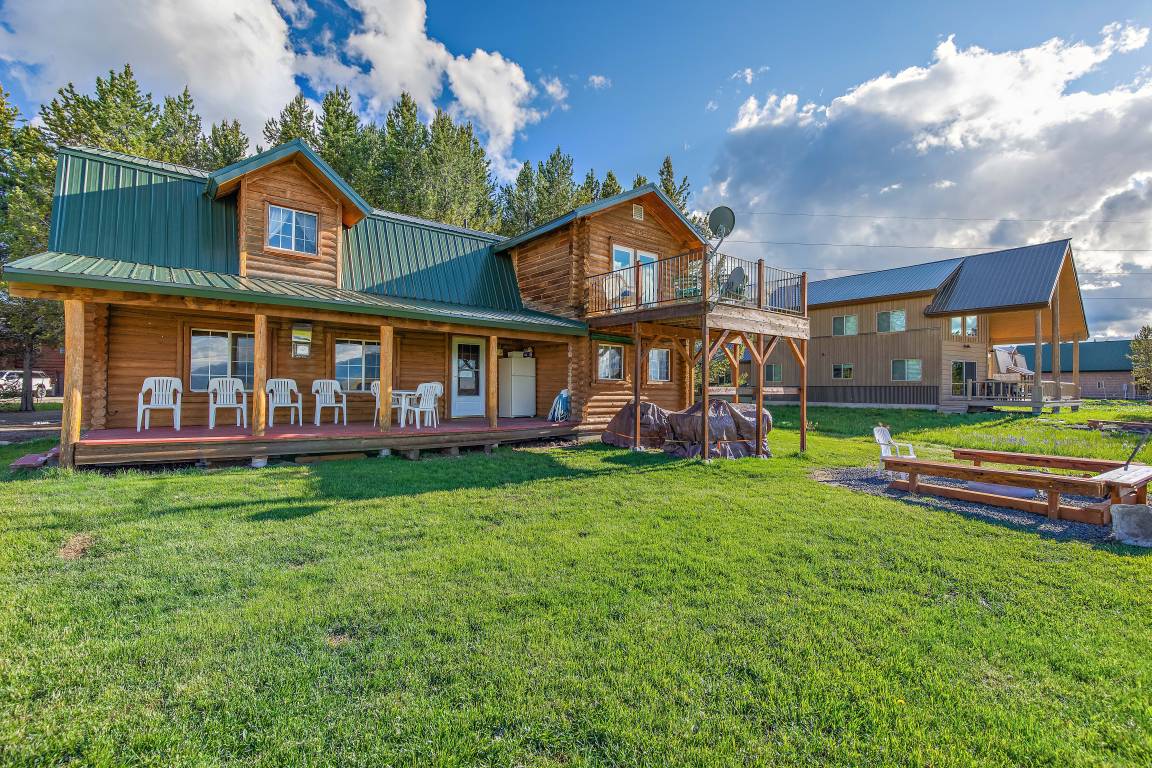 223 M² Cabin ∙ 4 Bedrooms ∙ 10 Guests - Island Park, ID