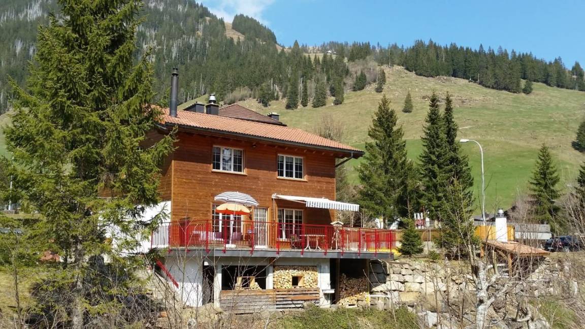160 M² Ferienhaus ∙ 3 Schlafzimmer ∙ 8 Gäste - Brienz