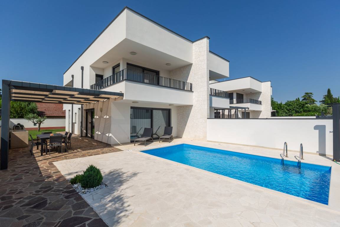 240 M² Villa ∙ 3 Bedrooms ∙ 6 Guests - Piran