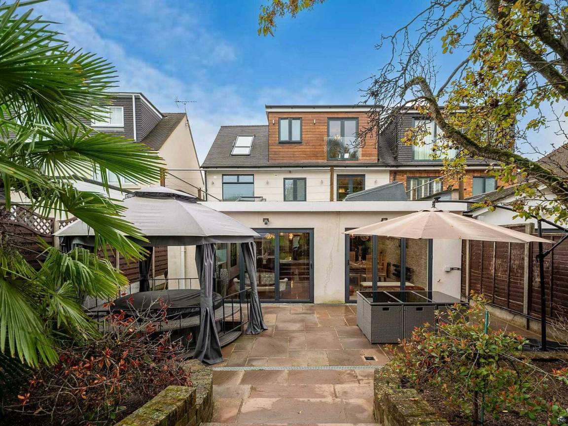 149 M² House ∙ 5 Bedrooms ∙ 10 Guests - Hertfordshire