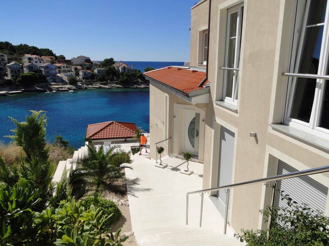 140 M² Ferienwohnung ∙ 2 Schlafzimmer ∙ 5 Gäste - Primošten