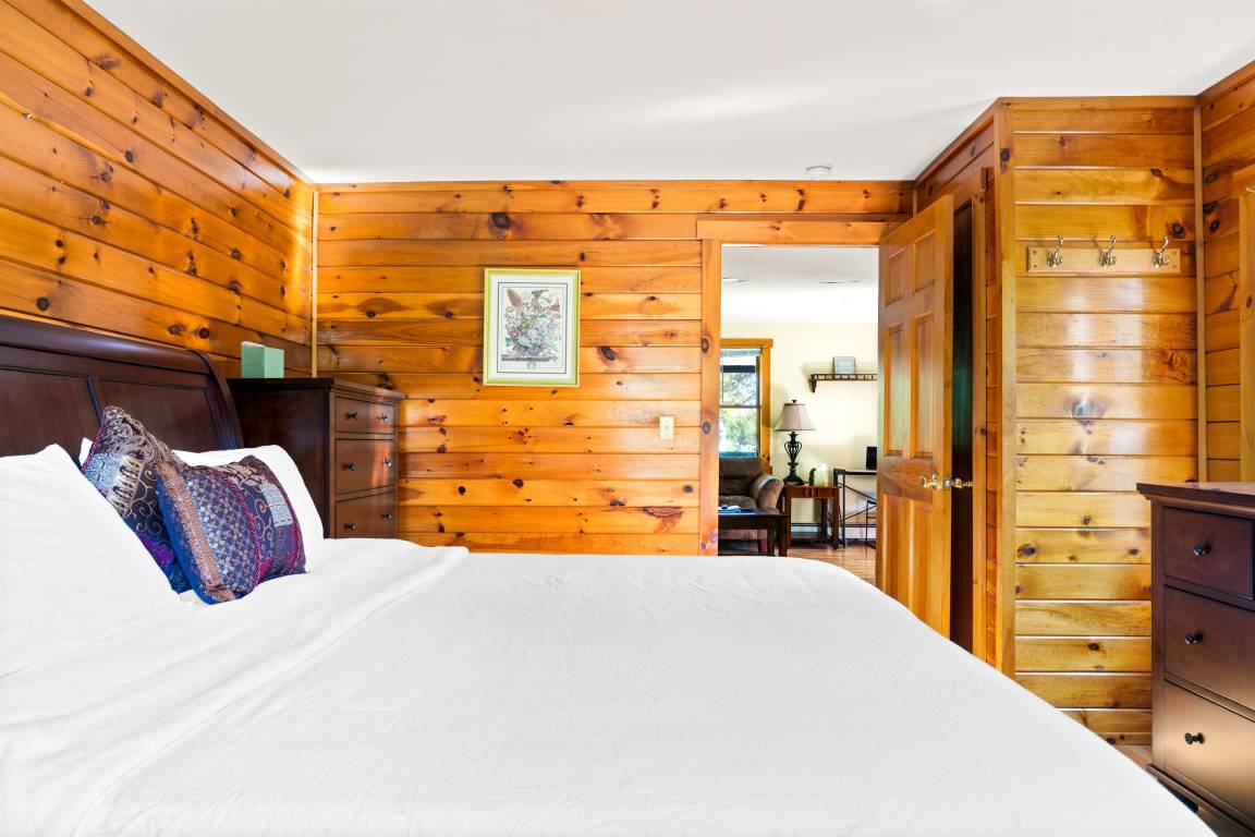 167 M² House ∙ 4 Bedrooms ∙ 8 Guests - Lake George, NY
