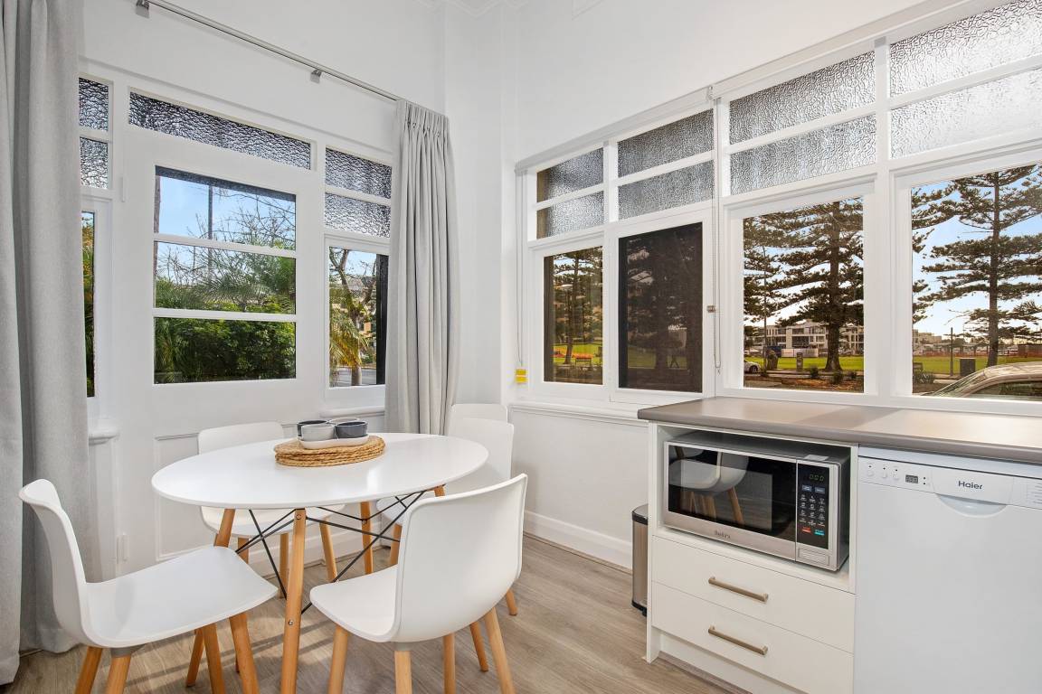 Apartment ∙ 2 Bedrooms ∙ 5 Guests - Glenelg