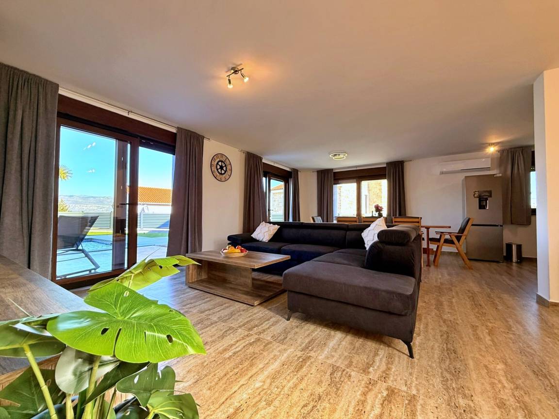 131 M² Ferienhaus ∙ 4 Schlafzimmer ∙ 8 Gäste - Njivice