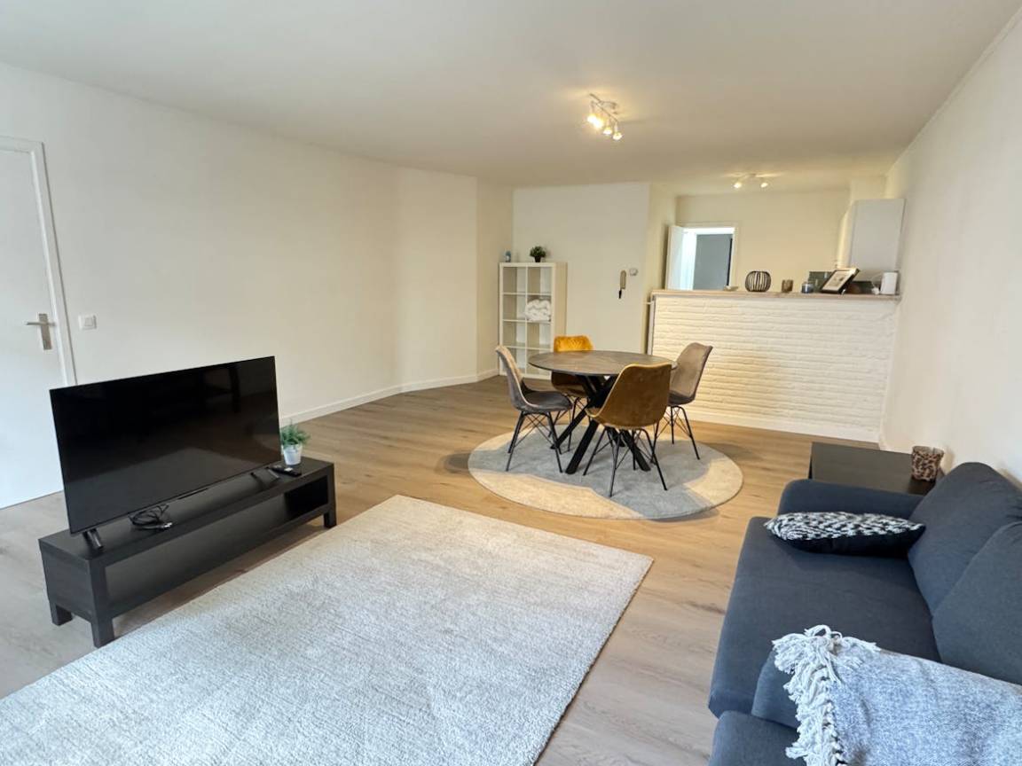 67 M² Apartment ∙ 1 Bedroom ∙ 2 Guests - Lille, Belgium