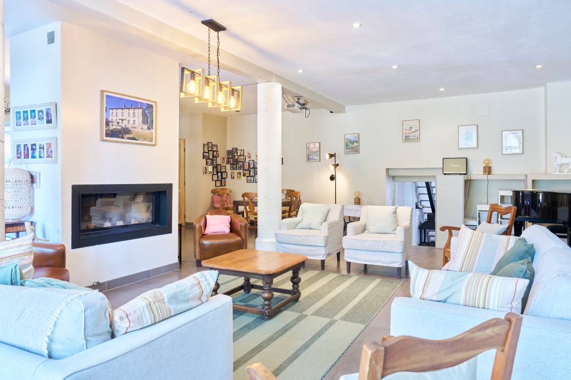 300 M² Casa ∙ 7 Habitaciones ∙ 16 Huéspedes - Mareuil