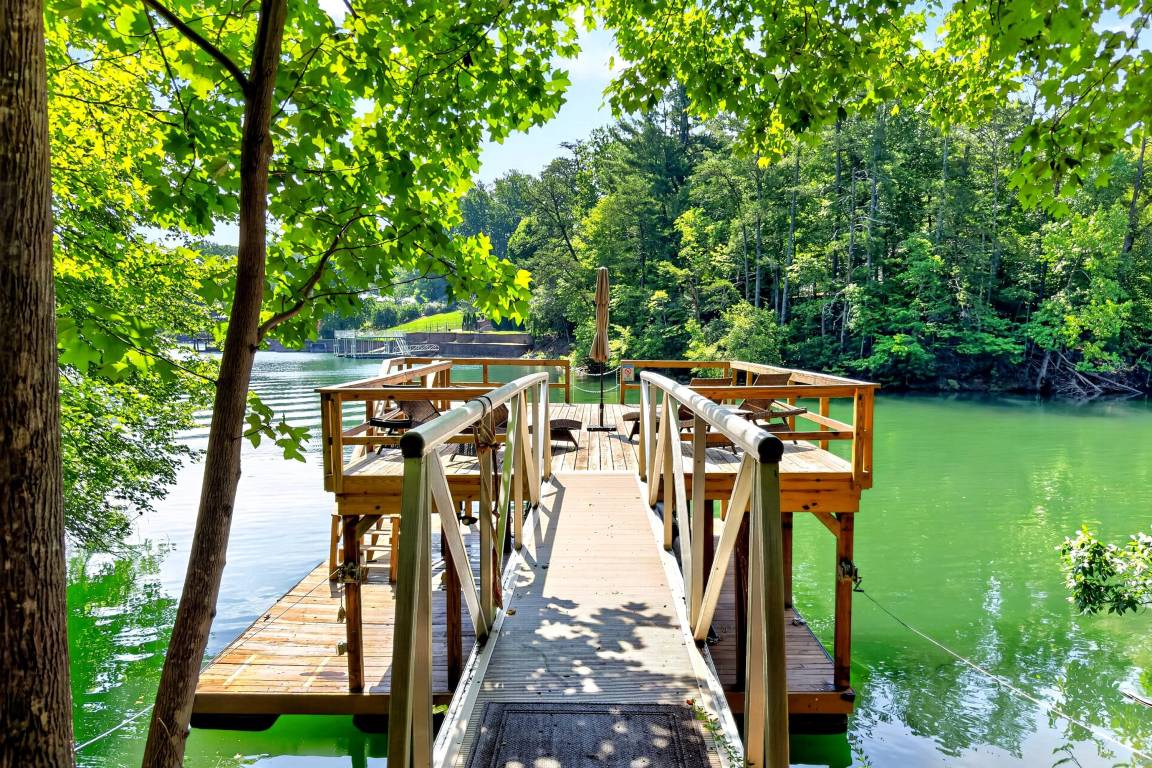 204 M² House ∙ 3 Bedrooms ∙ 6 Guests - Lake James, NC