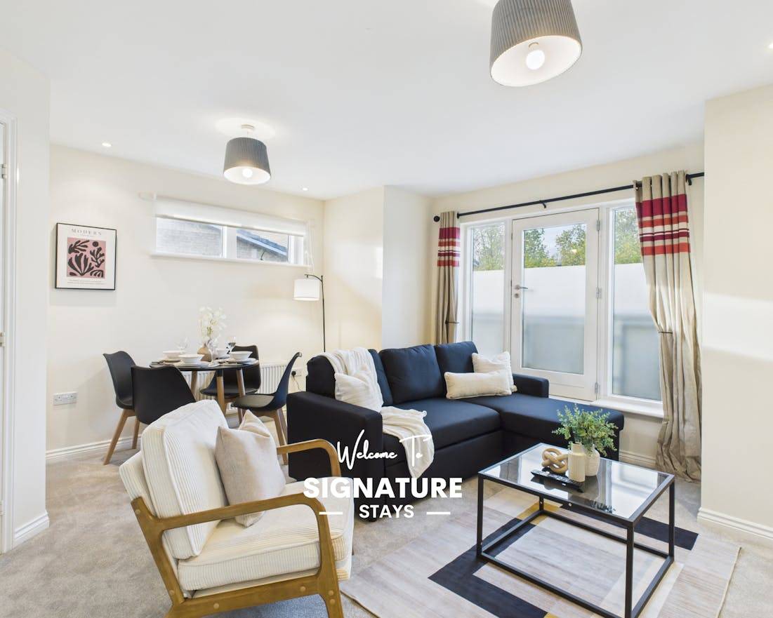 57 M² Apartment ∙ 2 Bedrooms ∙ 4 Guests - Cheltenham