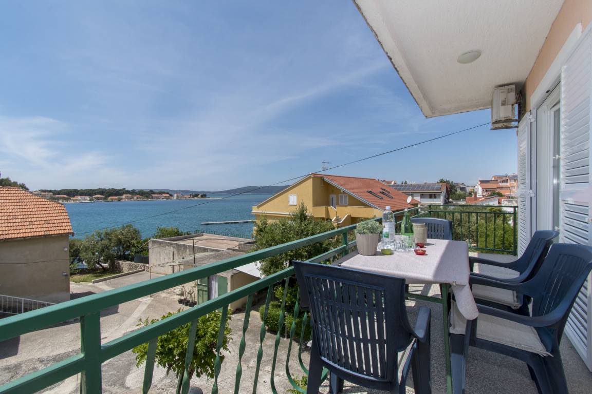 90 M² Apartamento ∙ 3 Habitaciones ∙ 6 Huéspedes - Šibenik
