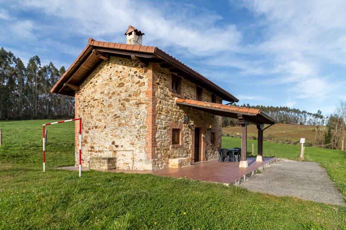 100 M² Ferienhaus ∙ 2 Schlafzimmer ∙ 6 Gäste - Cantabrie