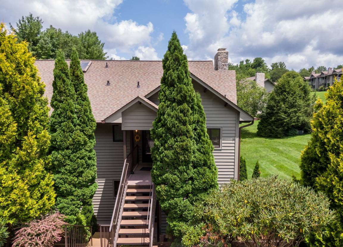 Condo ∙ 3 Bedrooms ∙ 8 Guests - Blowing Rock, NC