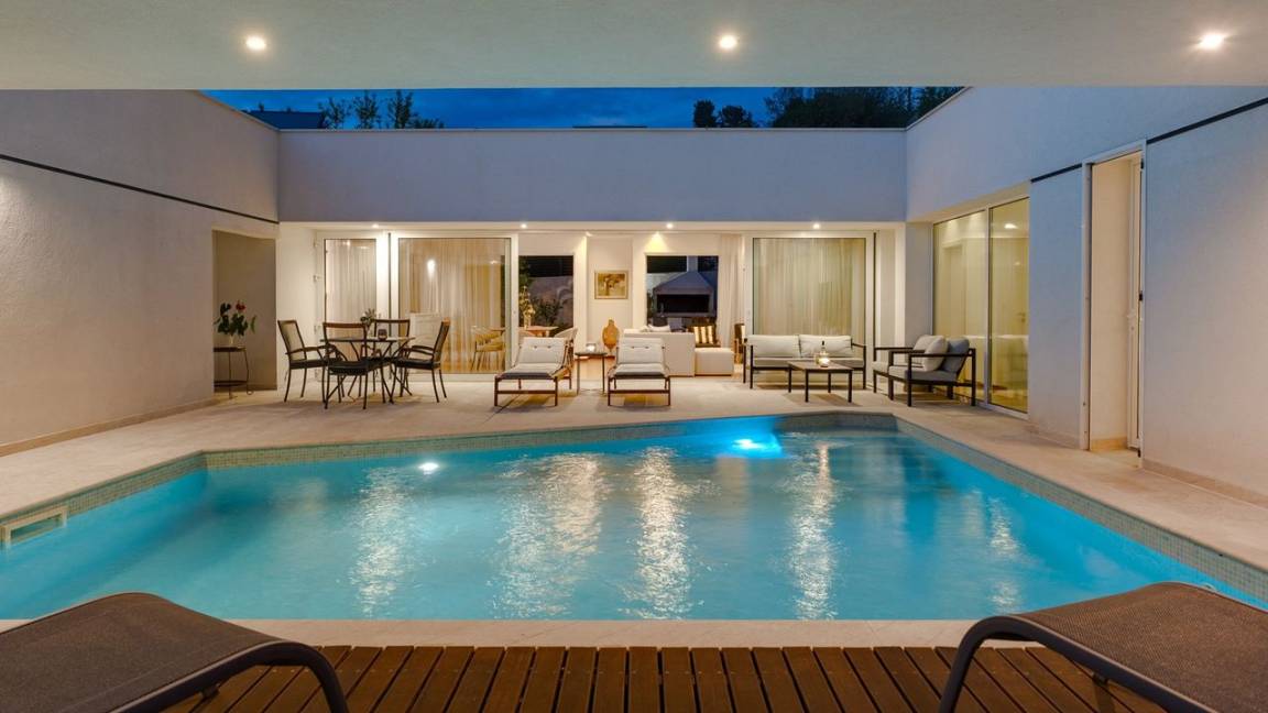 172 M² Apartment ∙ 5 Bedrooms ∙ 10 Guests - Supetar