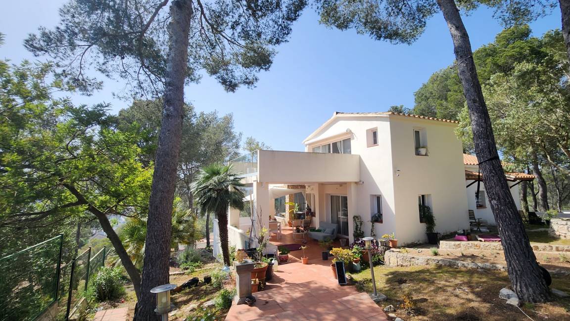 300 M² Villa ∙ 4 Habitaciones ∙ 7 Huéspedes - Vilafranca del Penedès