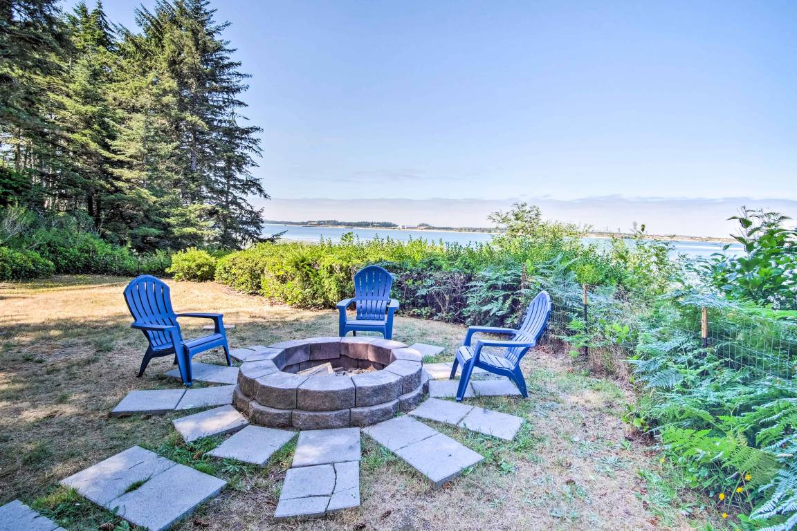 157 M² House ∙ 2 Bedrooms ∙ 6 Guests - Coos Bay, OR