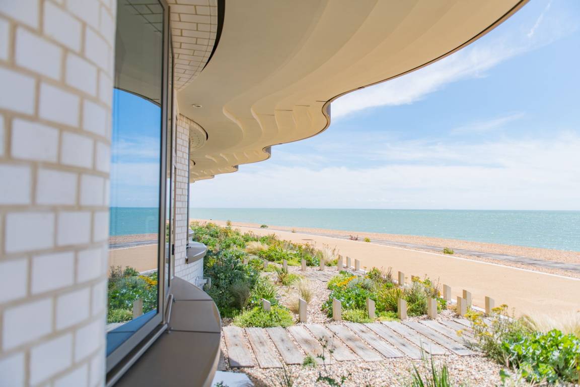 Cottage ∙ 2 Bedrooms ∙ 4 Guests - Folkestone