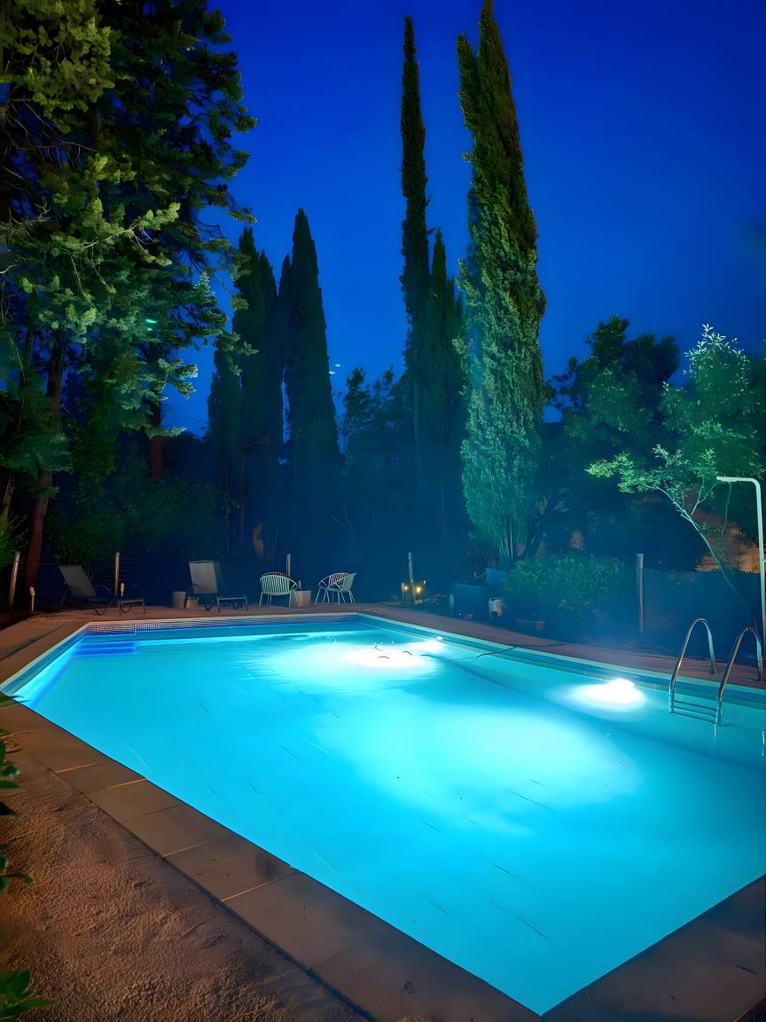 300 M² Appartement ∙ 6 Chambres ∙ 20 Personnes - Occitanie