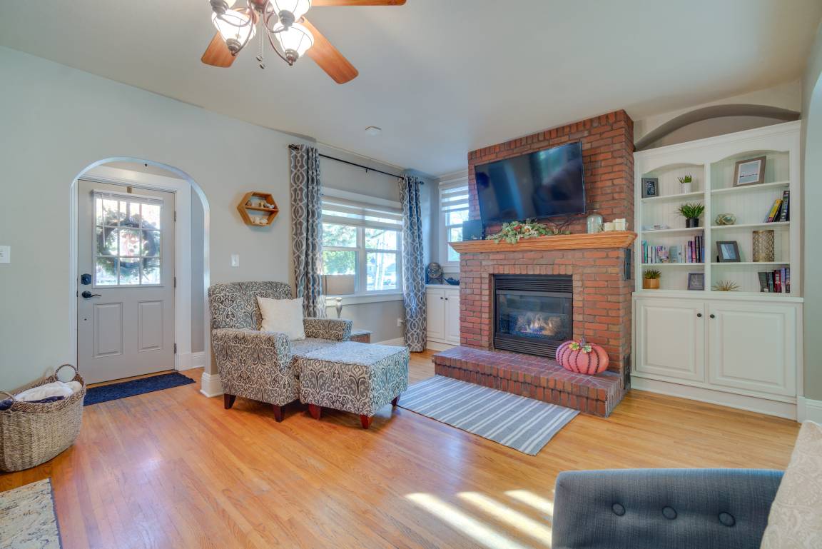 278 M² House ∙ 4 Bedrooms ∙ 9 Guests - Windsor Lake, Windsor