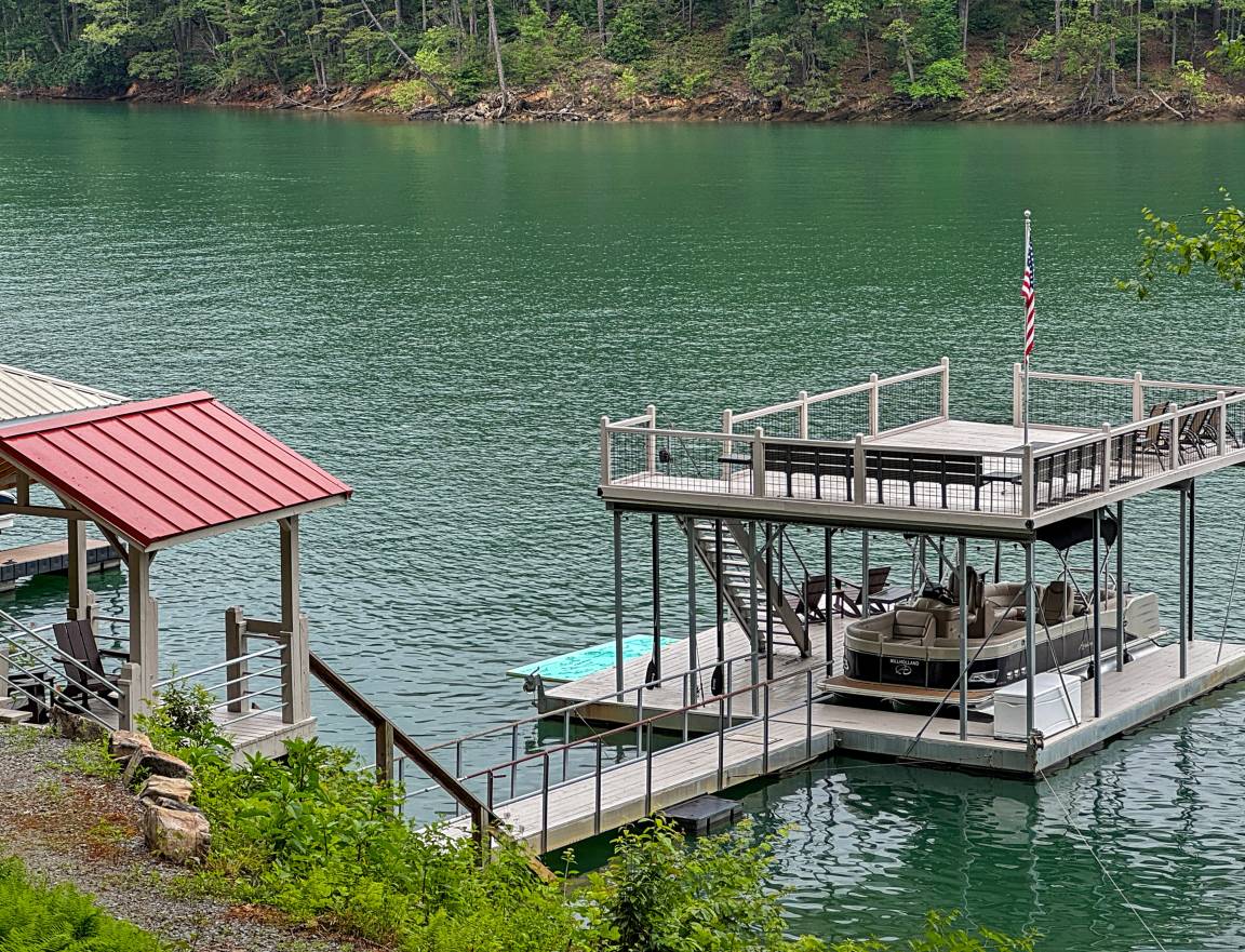 Cabin ∙ 4 Bedrooms ∙ 8 Guests - Cherry Log, GA