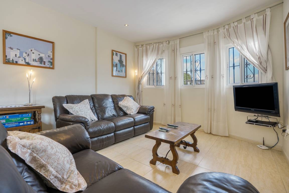 135 M² Villa ∙ 3 Slaapkamers ∙ 6 Gasten - Huércal-Overa