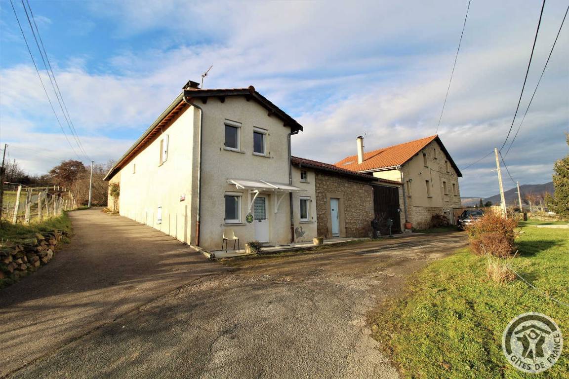 62 M² Gîte ∙ 2 Chambres ∙ 5 Personnes - Soucieu-en-Jarrest