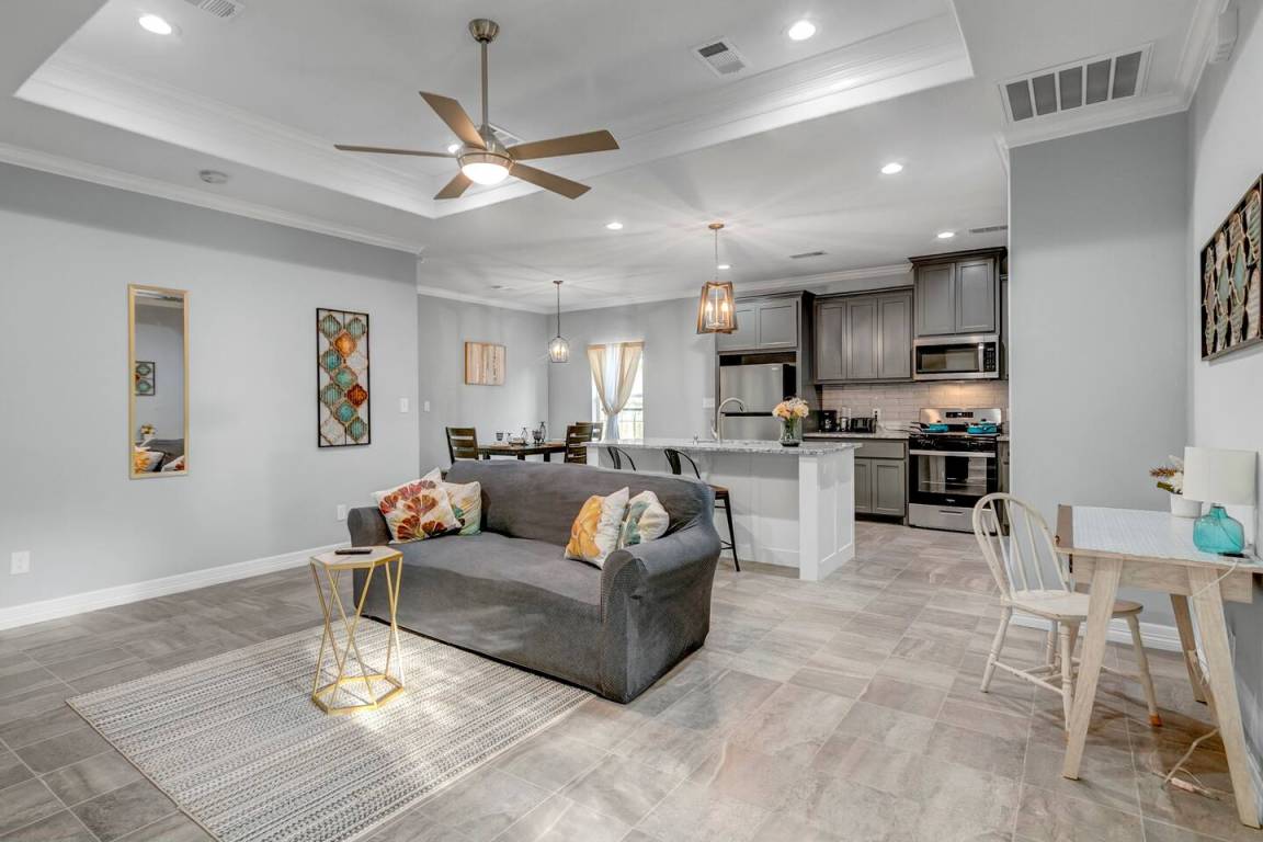 139 M² House ∙ 3 Bedrooms ∙ 9 Guests - Lamar University, Beaumont