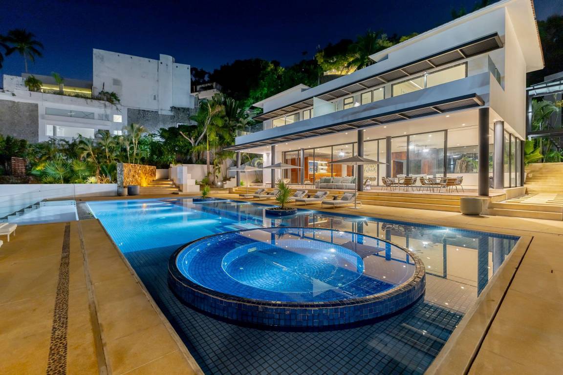 Casa ∙ 13 Quartos ∙ 24 Hóspedes - Acapulco