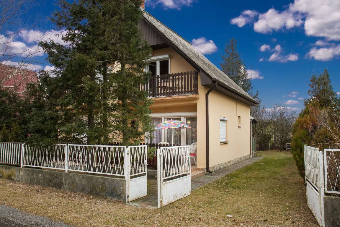 55 M² Ferienhaus ∙ 2 Schlafzimmer ∙ 5 Gäste - Balatonfenyves