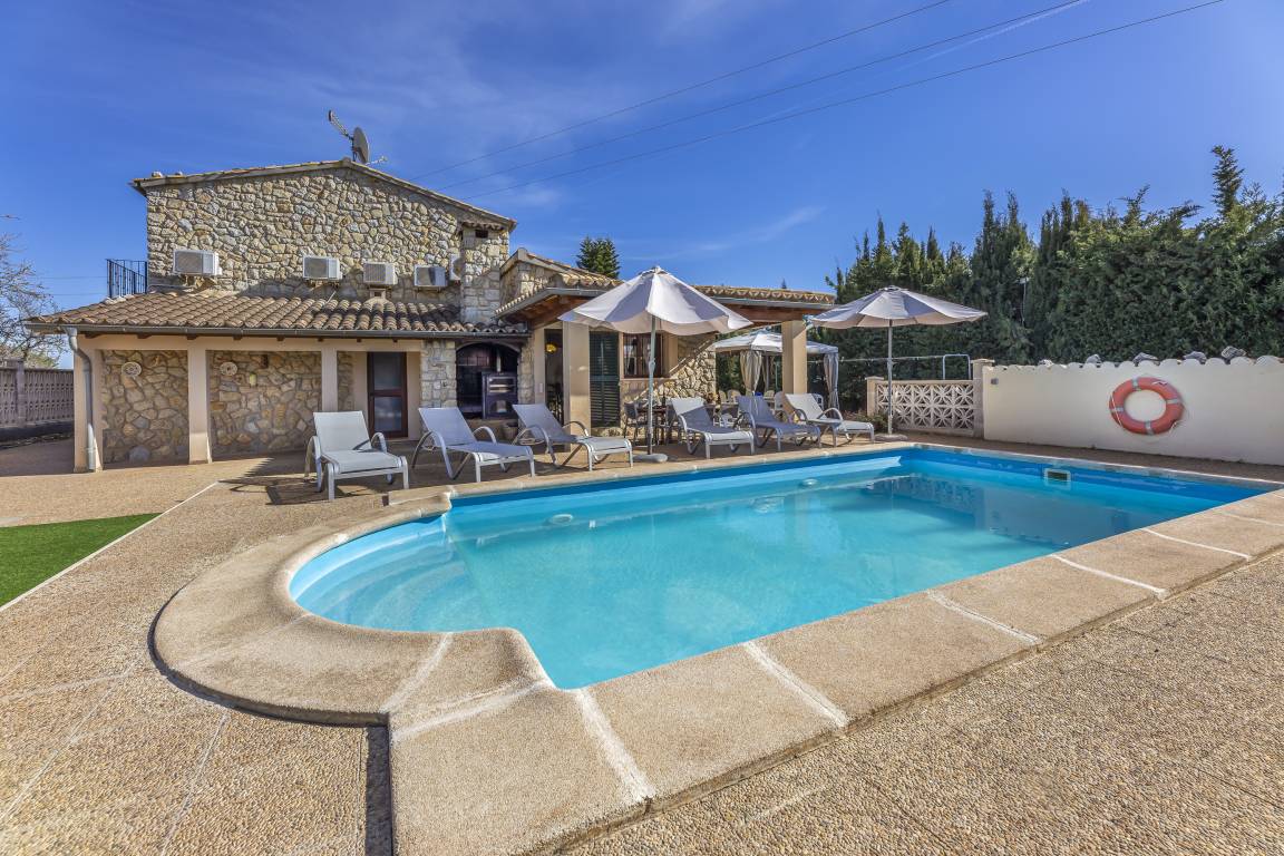 170 M² Villa ∙ 4 Habitaciones ∙ 7 Huéspedes - Lloseta