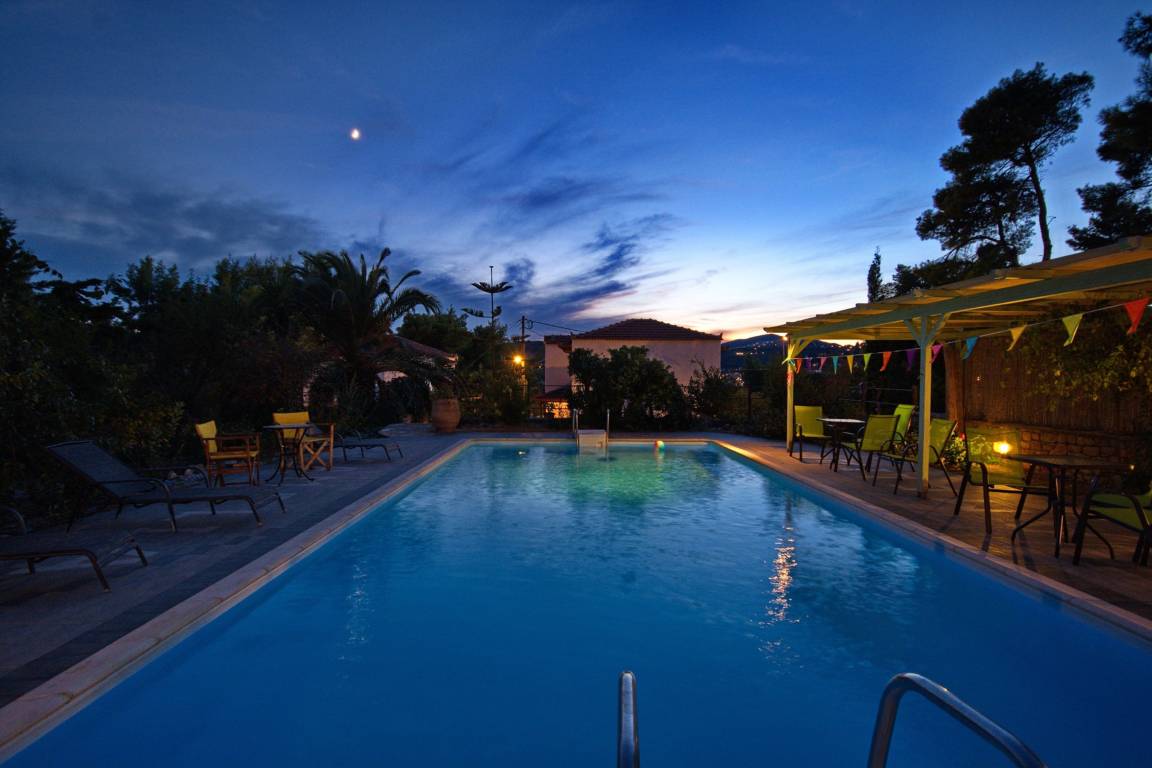 70 M² Villa ∙ 2 Bedrooms ∙ 5 Guests - Alonnisos