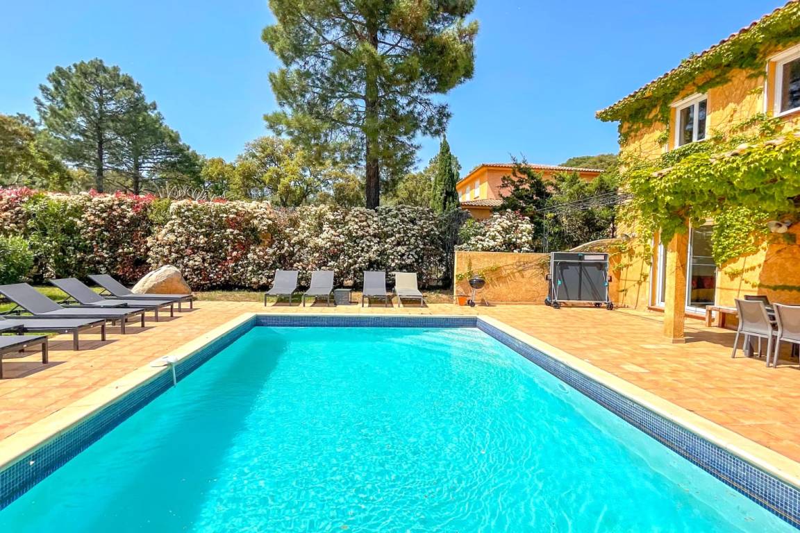 160 M² Villa ∙ 5 Schlafzimmer ∙ 12 Gäste - Zonza