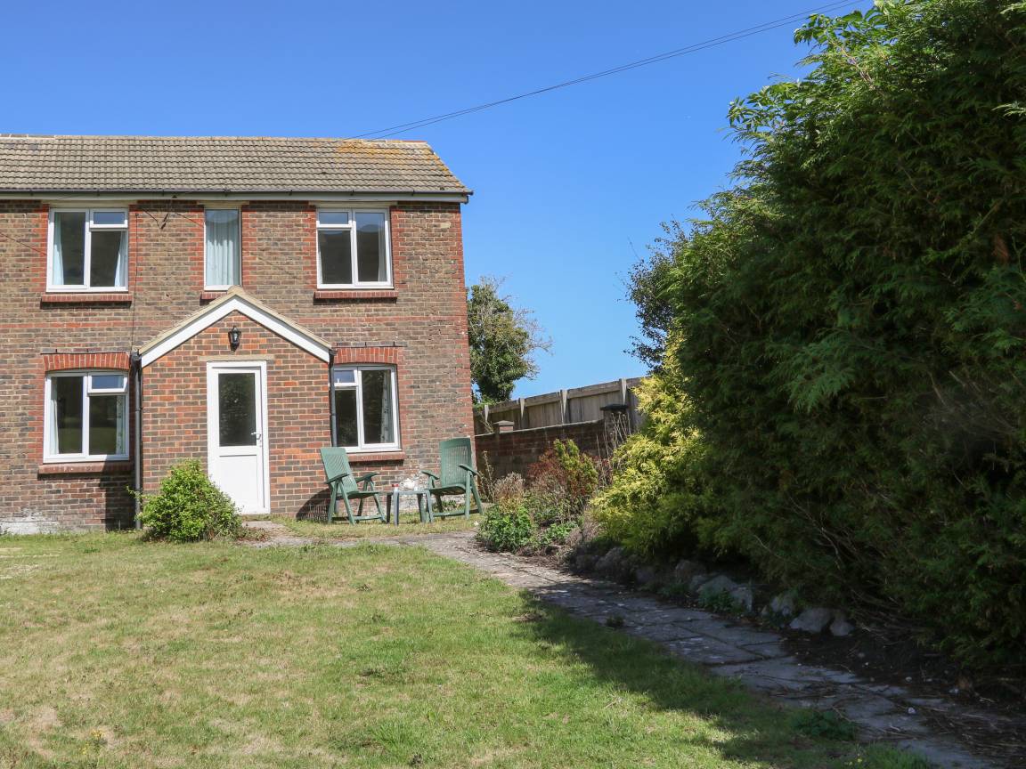 Cottage ∙ 2 Bedrooms ∙ 4 Guests - West Sussex