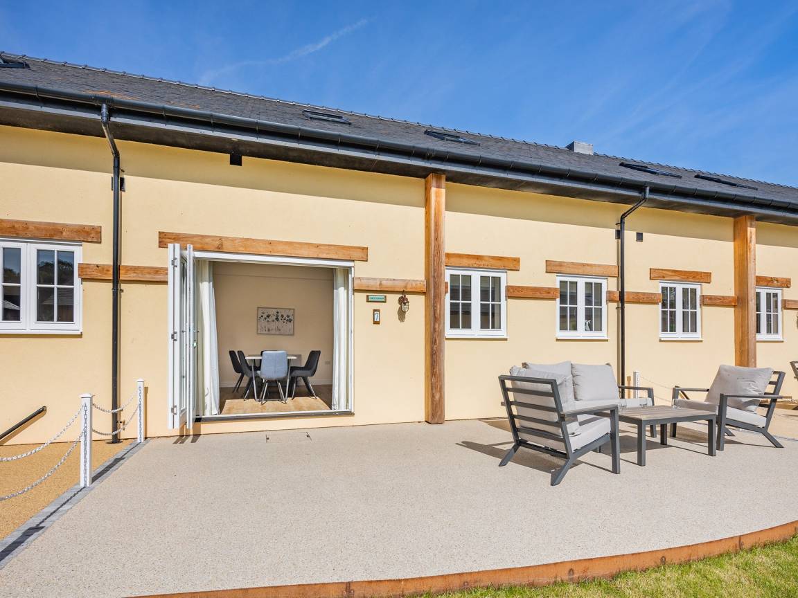 Cottage ∙ 4 Bedrooms ∙ 8 Guests - West Midlands