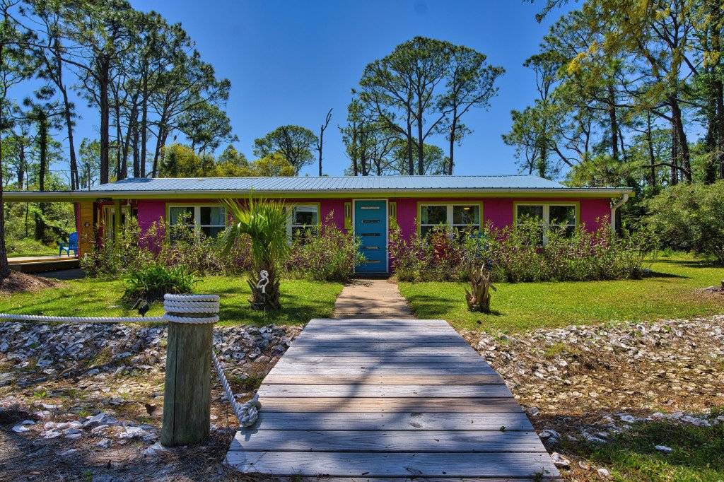 242 M² House ∙ 3 Bedrooms ∙ 8 Guests - St. George Island, FL