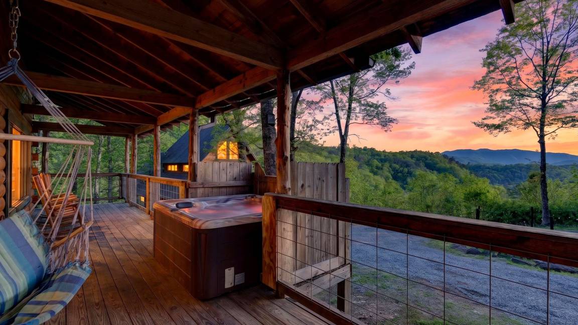 102 M² House ∙ 2 Bedrooms ∙ 6 Guests - Townsend, TN