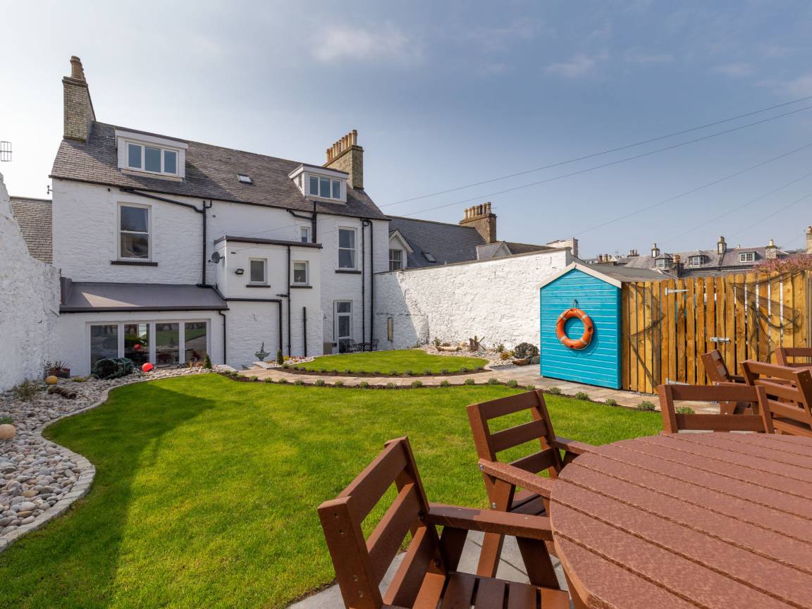 286 M² House ∙ 8 Bedrooms ∙ 16 Guests - Portpatrick