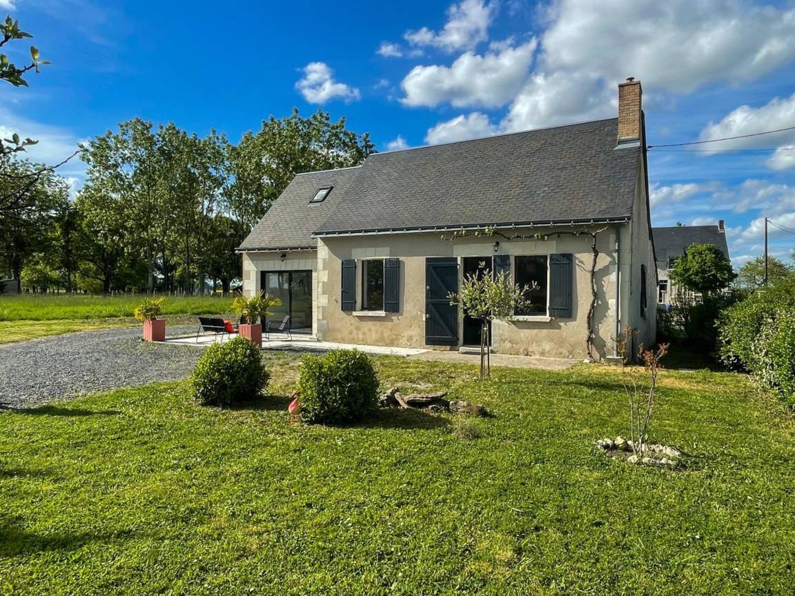 85 M² Cottage ∙ 2 Bedrooms ∙ 4 Guests - Loire Valley