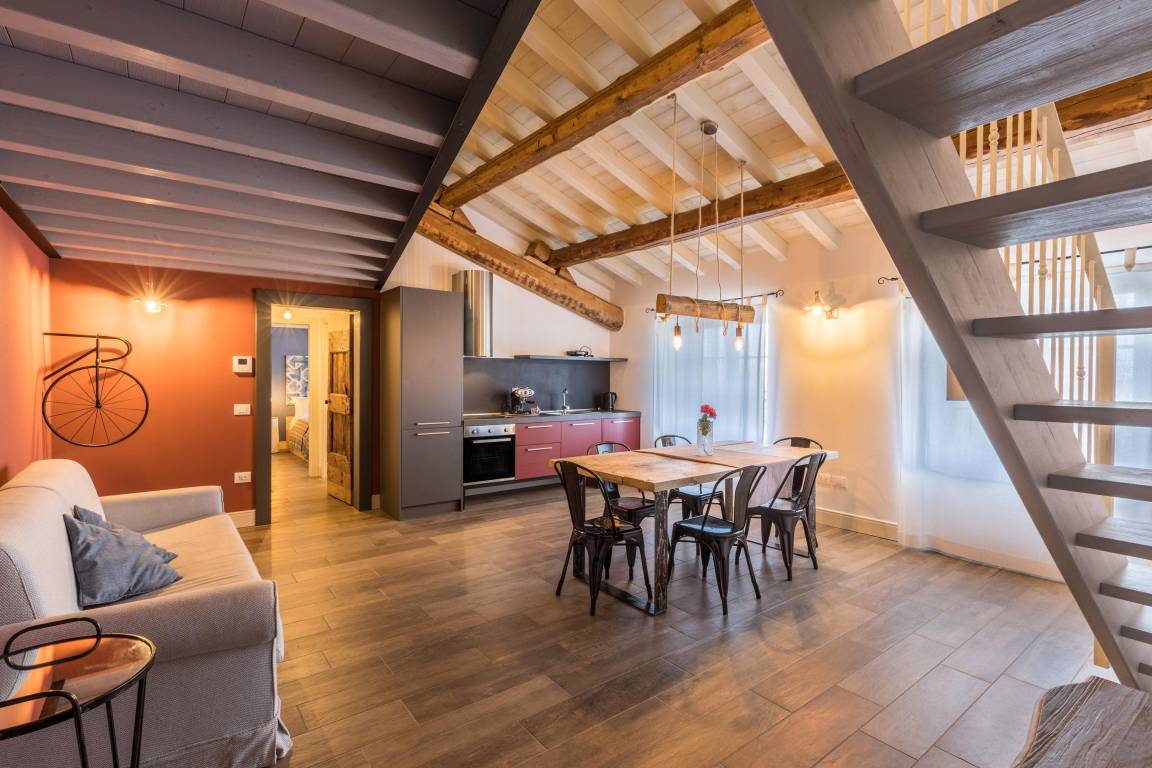 60 M² Ferienwohnung ∙ 1 Schlafzimmer ∙ 6 Gäste - Desenzano del Garda