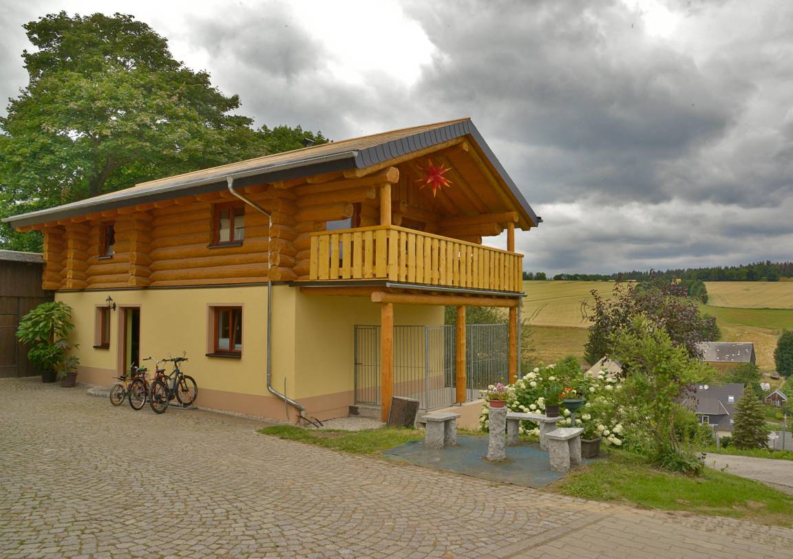 91 M² House ∙ 2 Bedrooms ∙ 4 Guests - Thum