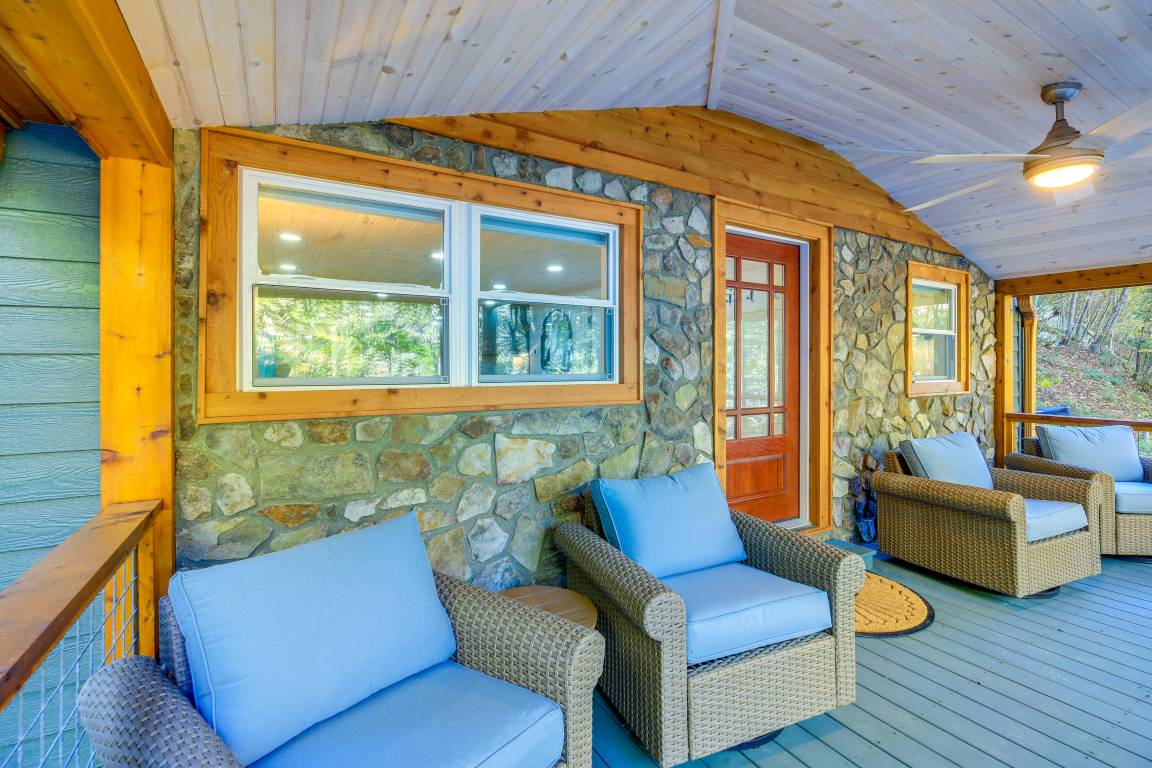 111 M² Cottage ∙ 3 Bedrooms ∙ 6 Guests - Lansing, NC