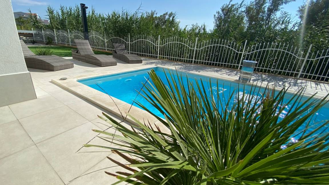 75 M² Appartement ∙ 2 Slaapkamers ∙ 6 Gasten - Karlobag