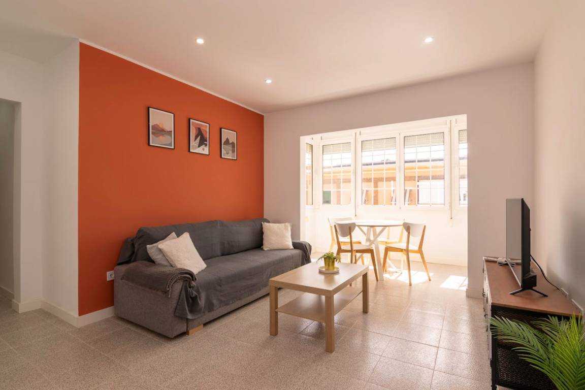 75 M² Appartement ∙ 3 Chambres ∙ 5 Personnes - El Masnou