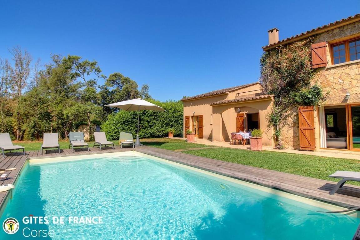 135 M² Gîte ∙ 4 Chambres ∙ 8 Personnes - Corse-du-Sud