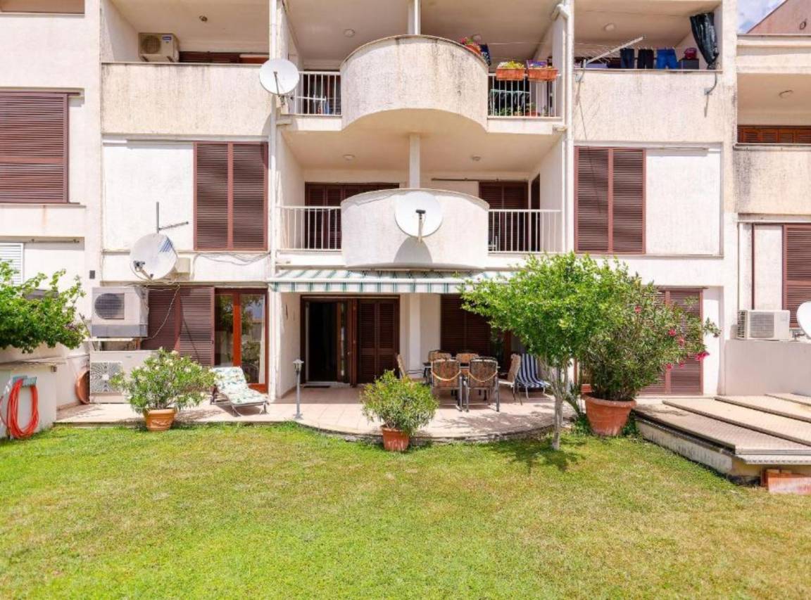 100 M² Ferienwohnung ∙ 3 Schlafzimmer ∙ 6 Gäste - Podstrana