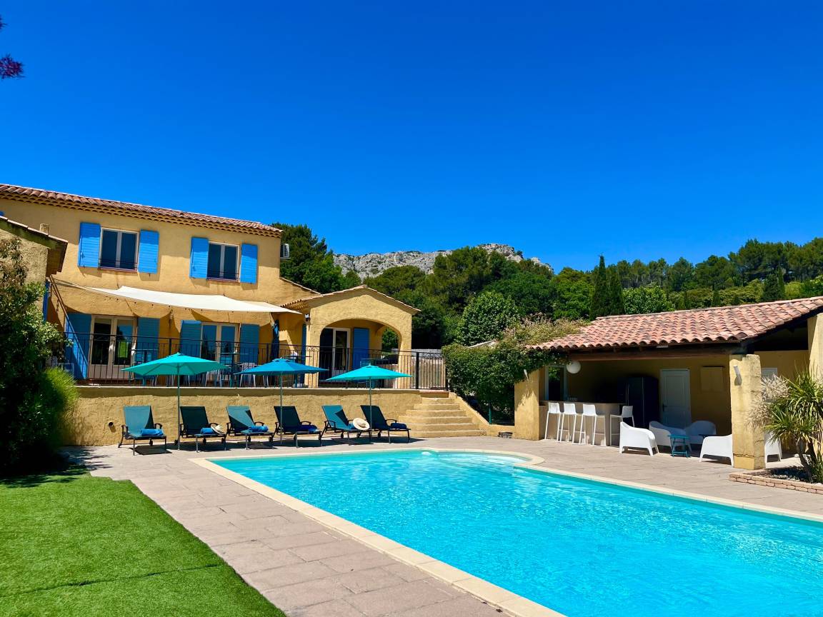 240 M² Maison De Vacances ∙ 6 Chambres ∙ 12 Personnes - Salon-de-Provence