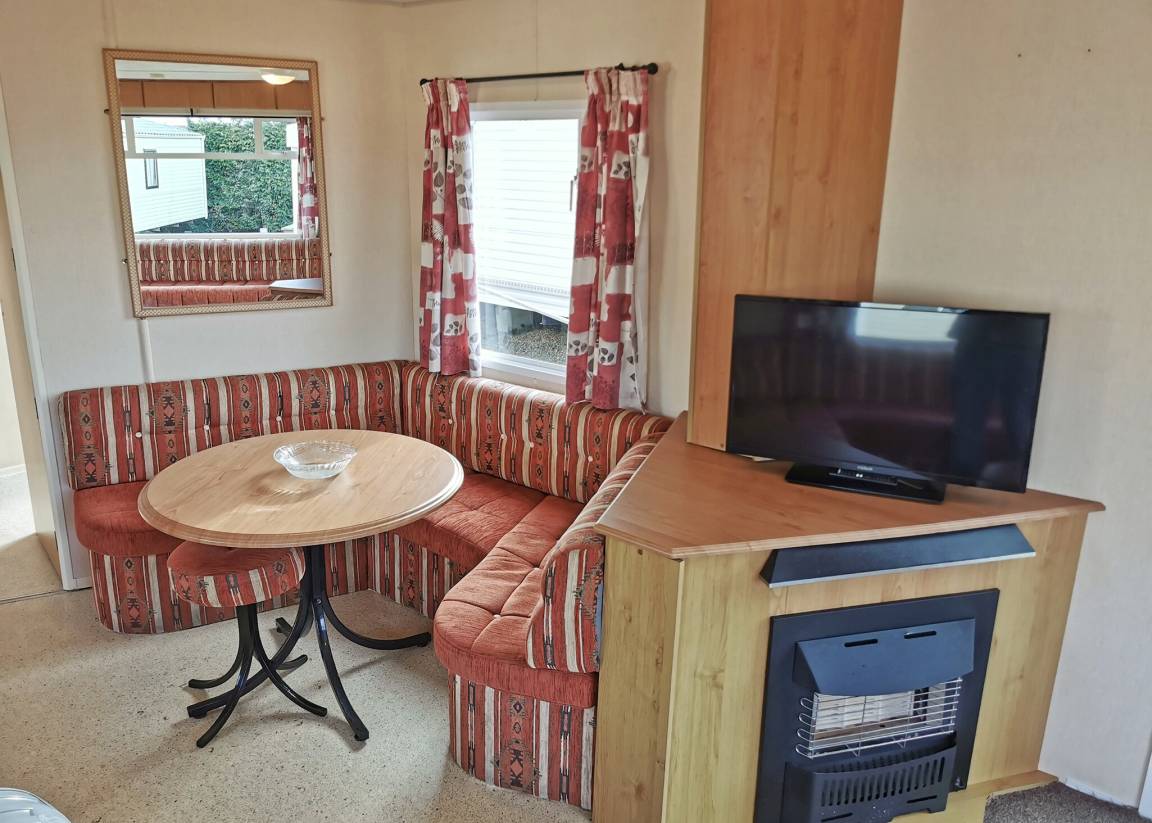 Caravan ∙ 2 Bedrooms ∙ 4 Guests - Borth